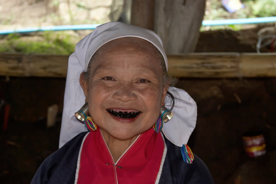 Humans World | Padaung People
