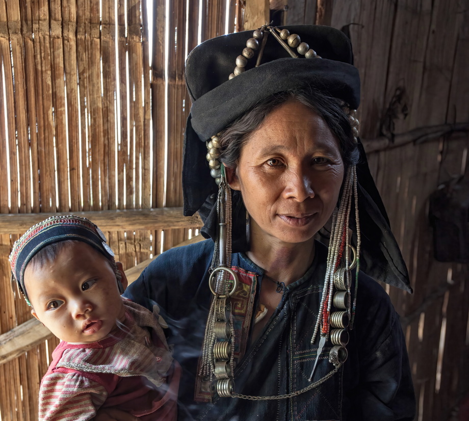 Humans World | Akha People