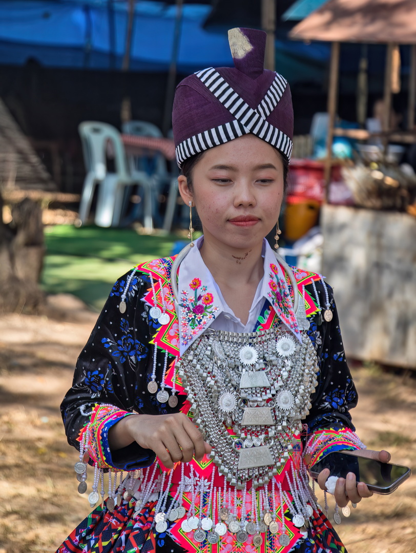 Humans World | Hmong People