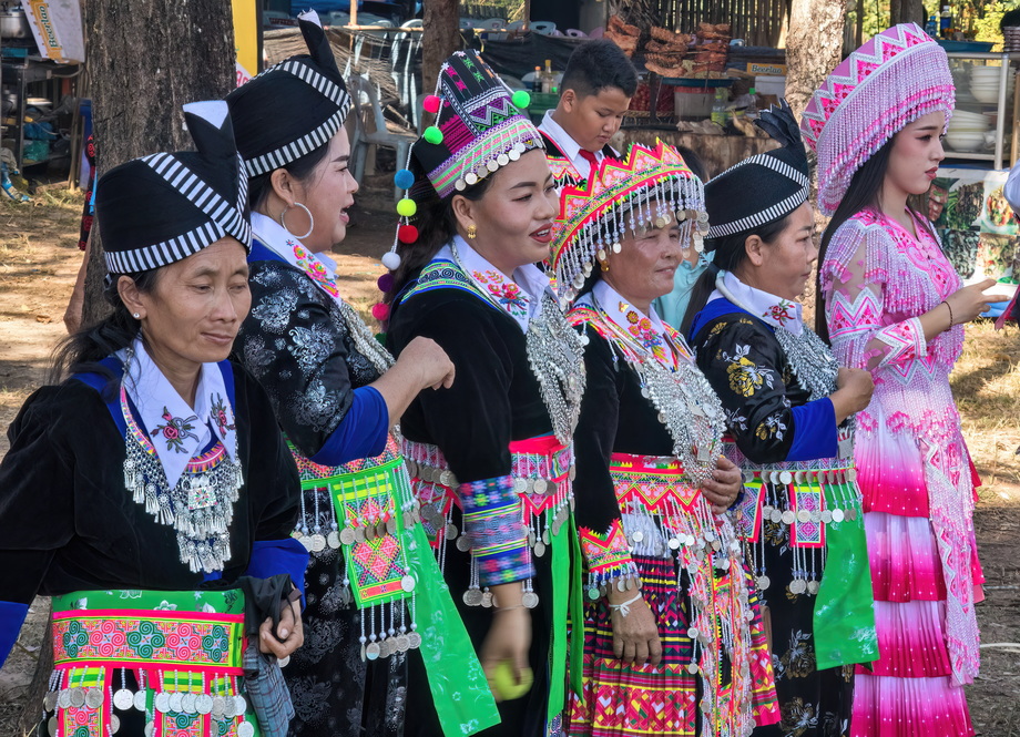 Humans World | Hmong People