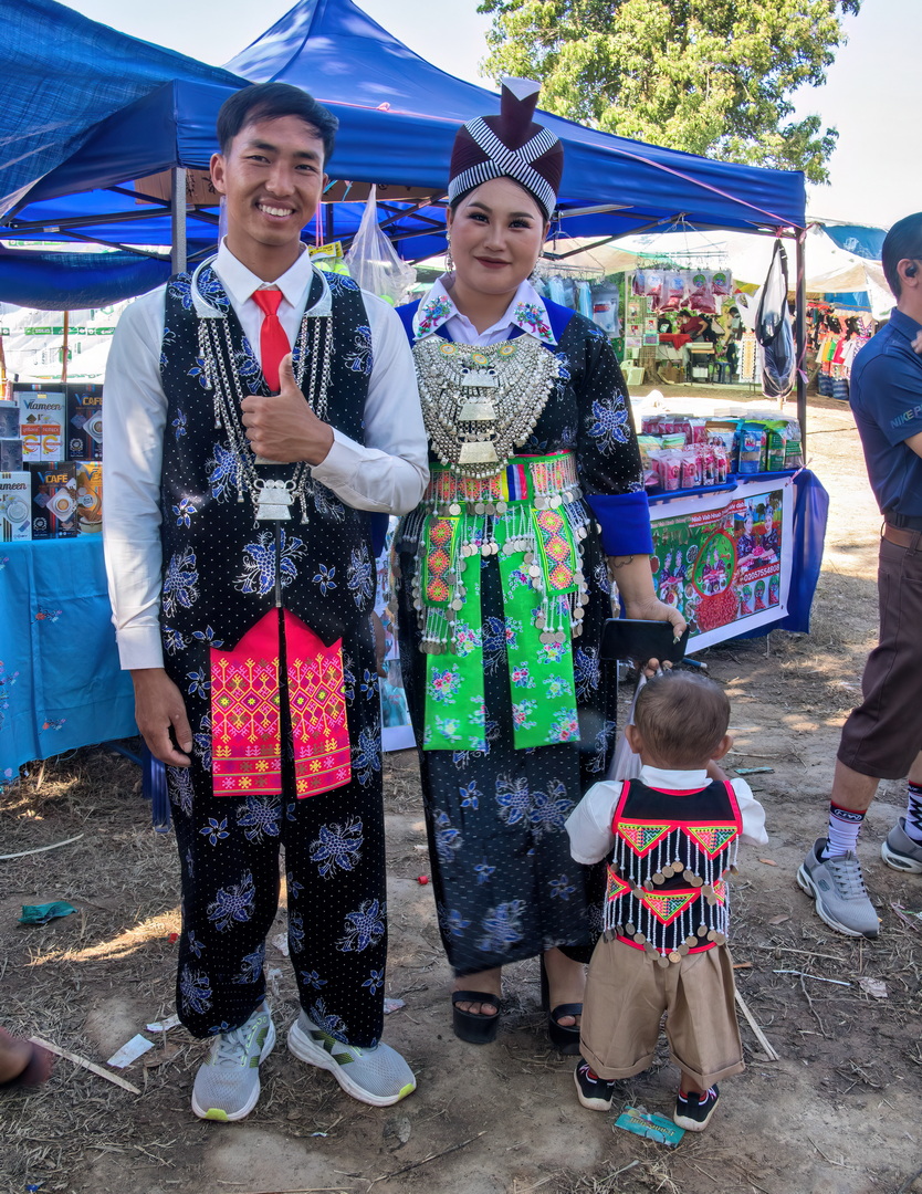 Humans World | Hmong People