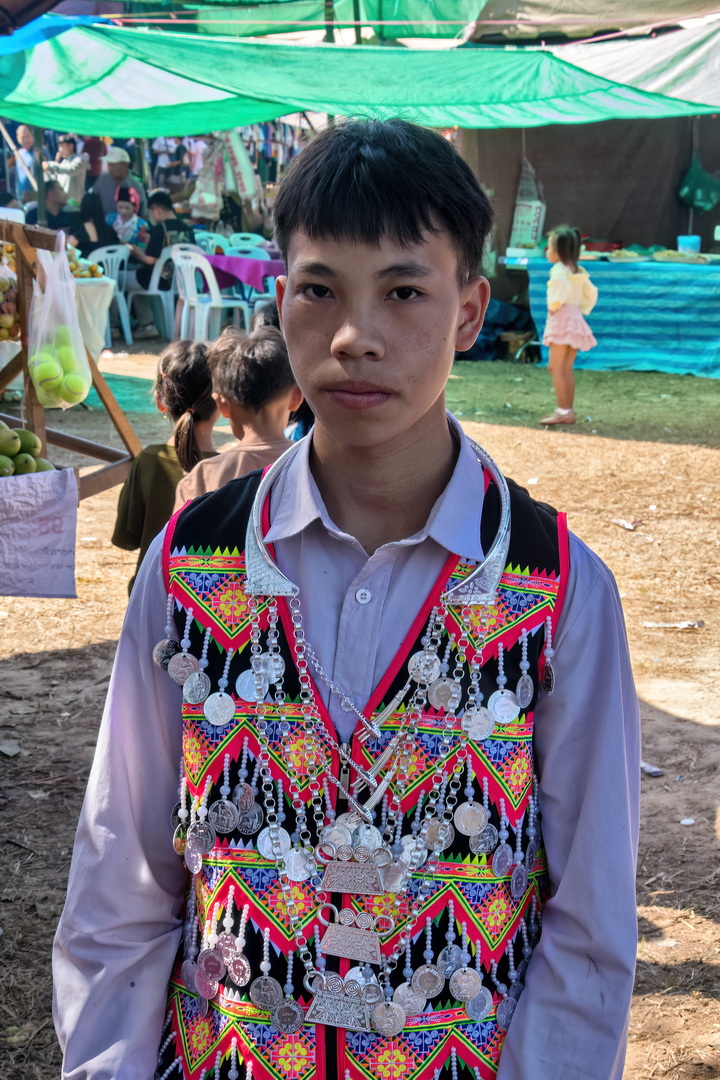 Humans World | Hmong People