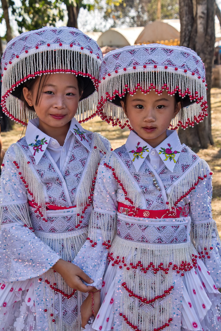 Humans World | Hmong People