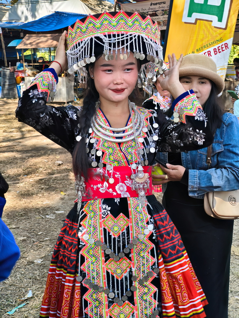 Humans World | Hmong People
