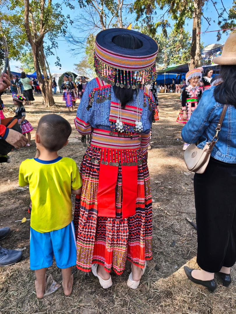 Humans World | Hmong People