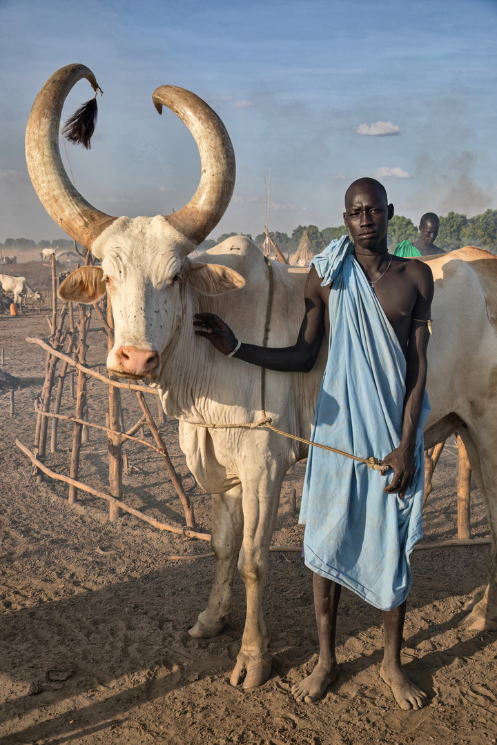 Humans World | Mundari People