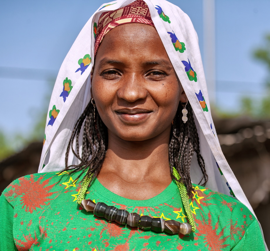 Humans World | Sara People
